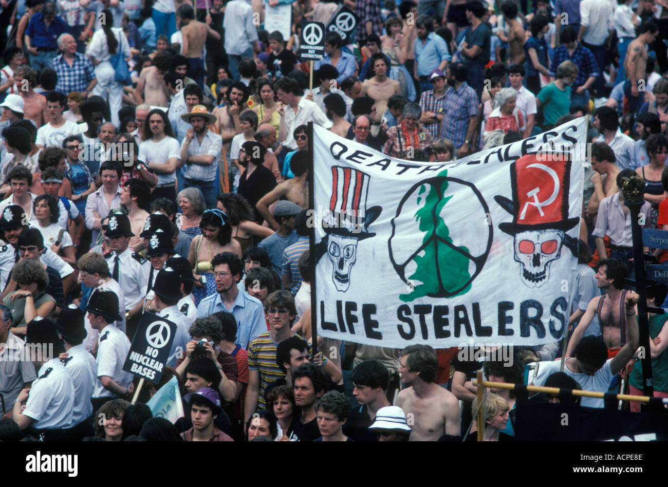 Nuclear protest 1980 uk hi-res stock photography and images - Alamy