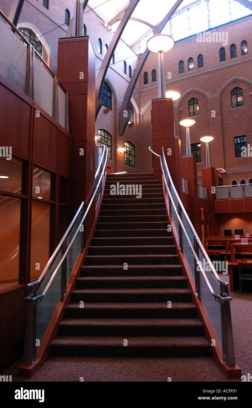 Yale Sterling Memorial Library Stock Photo - Alamy