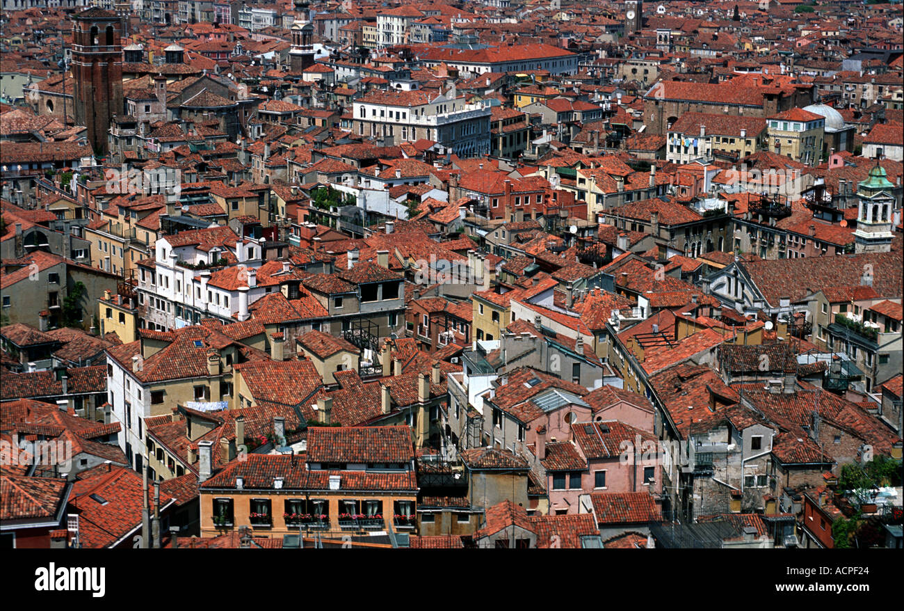 Rooftops skyline city hi-res stock photography and images - Alamy