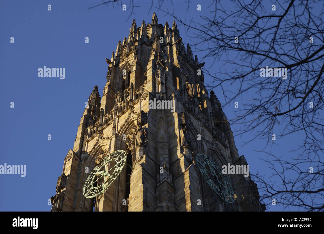 Harkness Tower Yale University campus College Stock Photo - Alamy