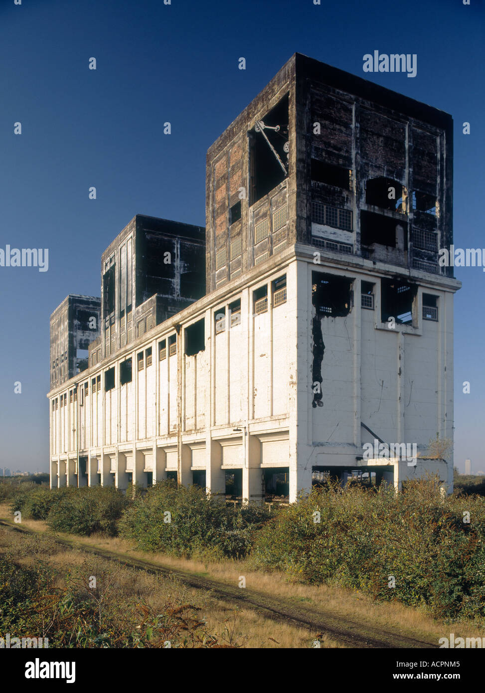 Dereliction at London Docklands Stock Photo - Alamy