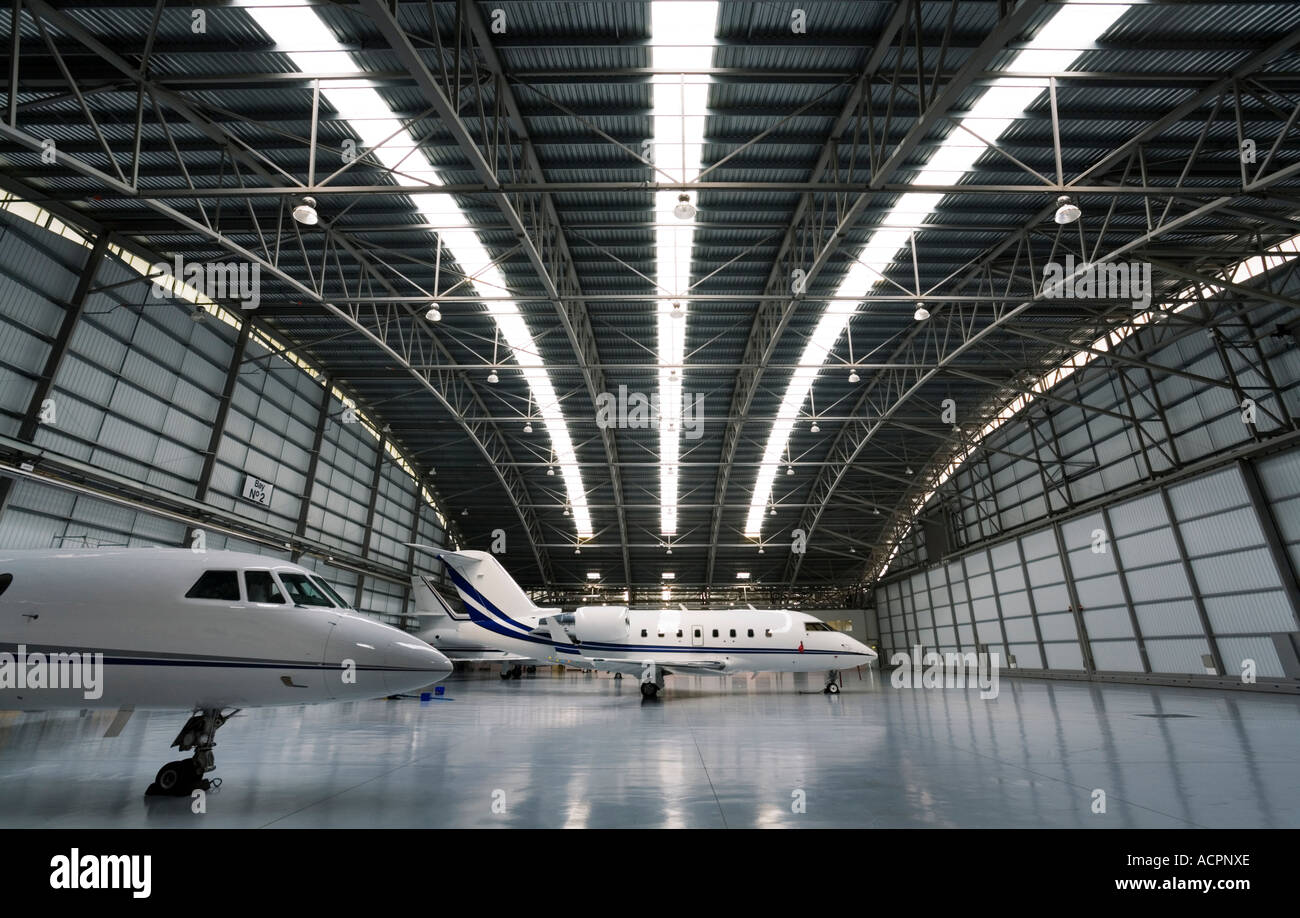 Aircraft hangar hi hi-res stock photography and images - Alamy