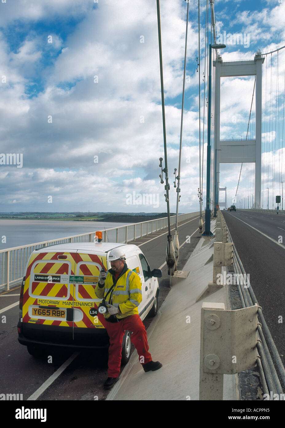 Maintenance work on the old Severn Bridge Stock Photo - Alamy