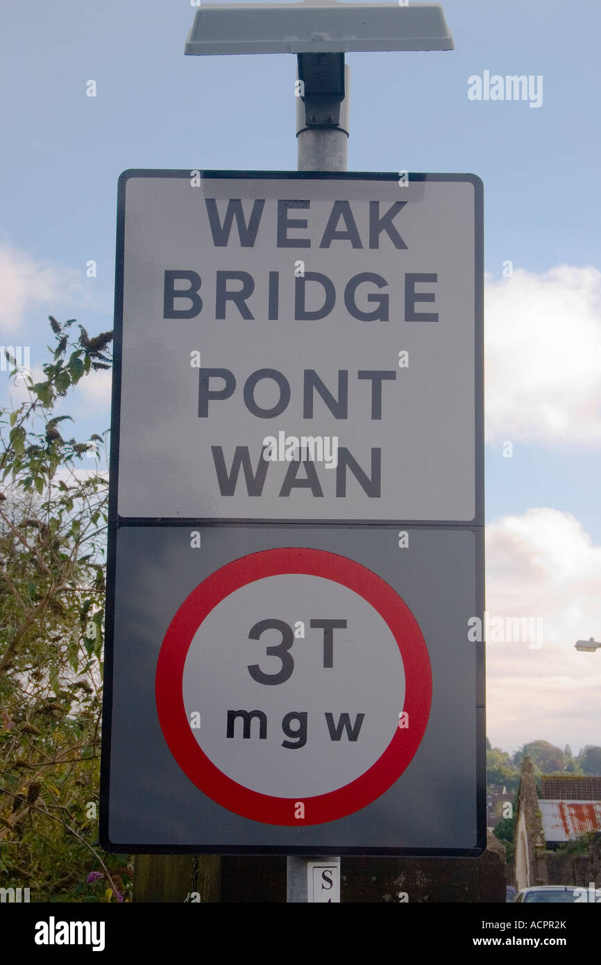 English Welsh Road Sign High Resolution Stock Photography and Images ...