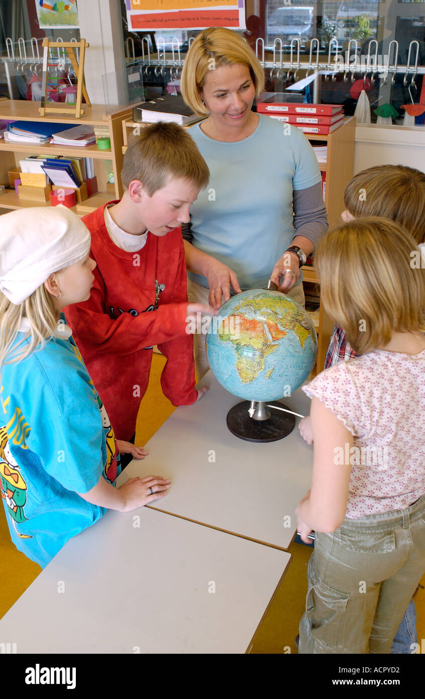 Students in classroom of elementary school Stock Photo - Alamy