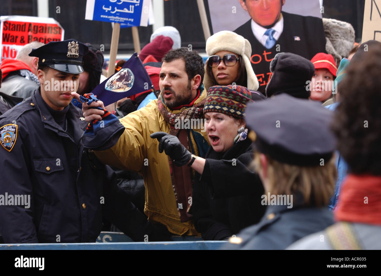 Protesters yelling in anger hi-res stock photography and images - Alamy