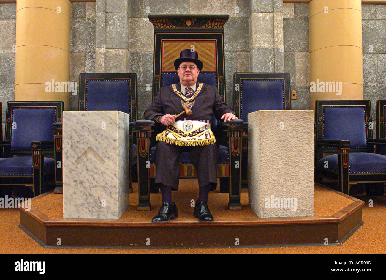 Master masons hi-res stock photography and images - Alamy