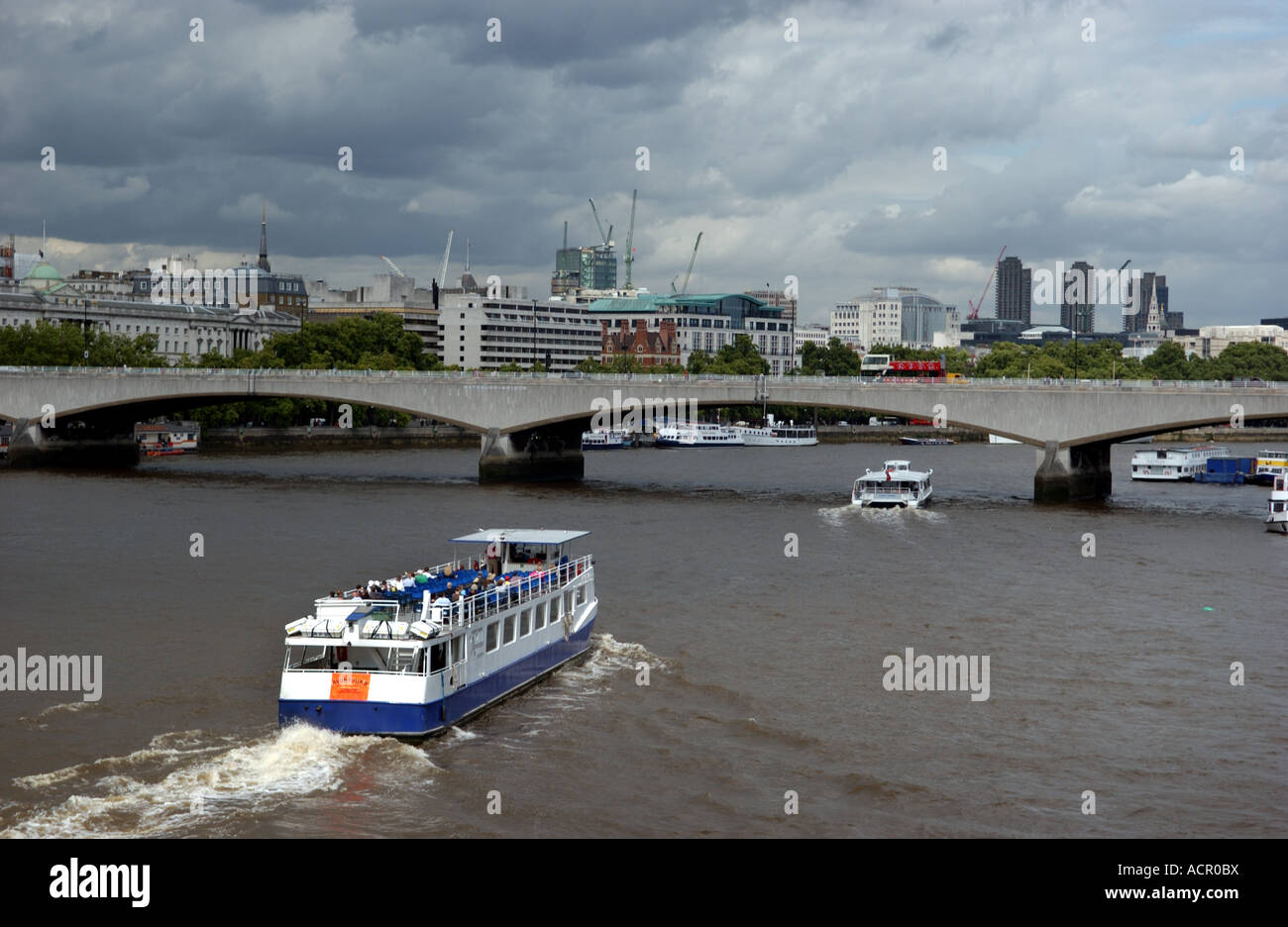 River thames boat trip hi-res stock photography and images - Alamy