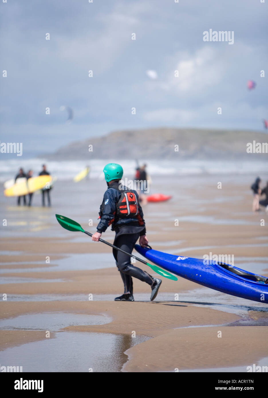 Dragging canoe hi-res stock photography and images - Alamy