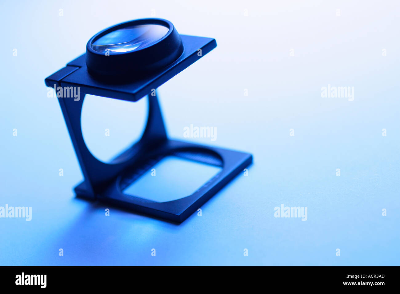 Eyepiece magnifier hi-res stock photography and images - Alamy