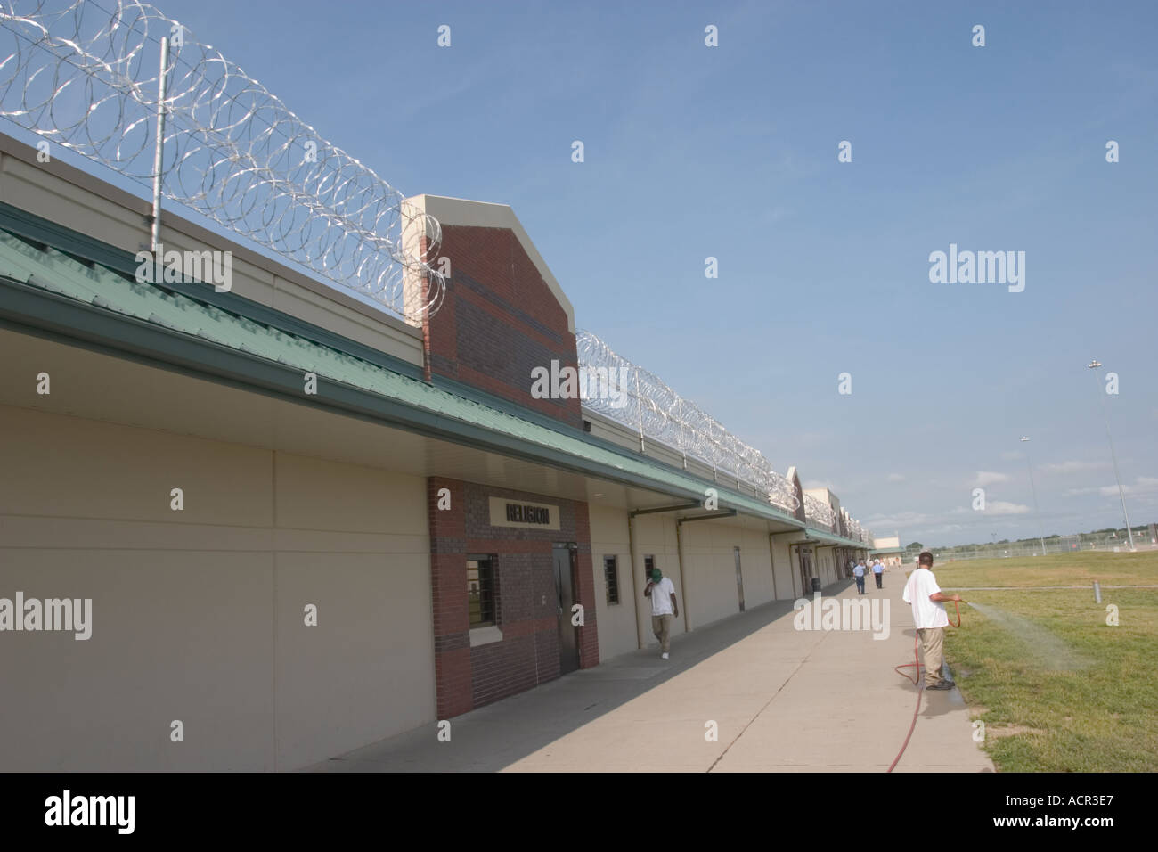 Yard Tecumseh State Correctional Facility Nebraska Maximum security ...