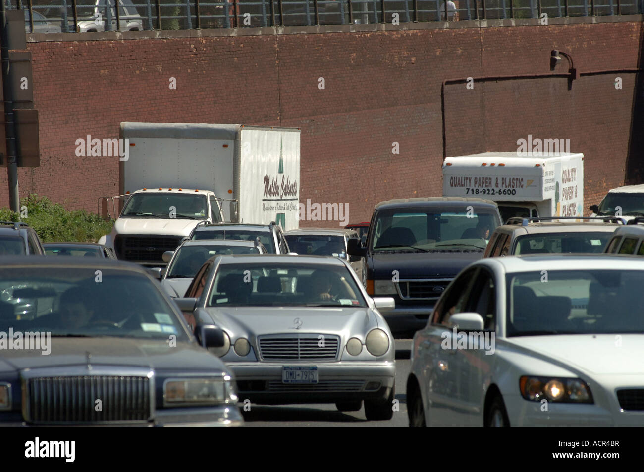 Traffic on the Brooklyn Queens Expressway in NYC Stock Photo - Alamy