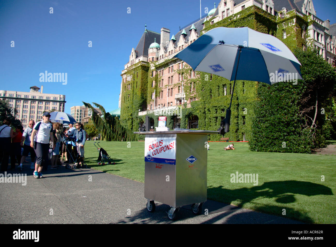 Tour operator booth empress hotel victoria b.c Stock Photo - Alamy