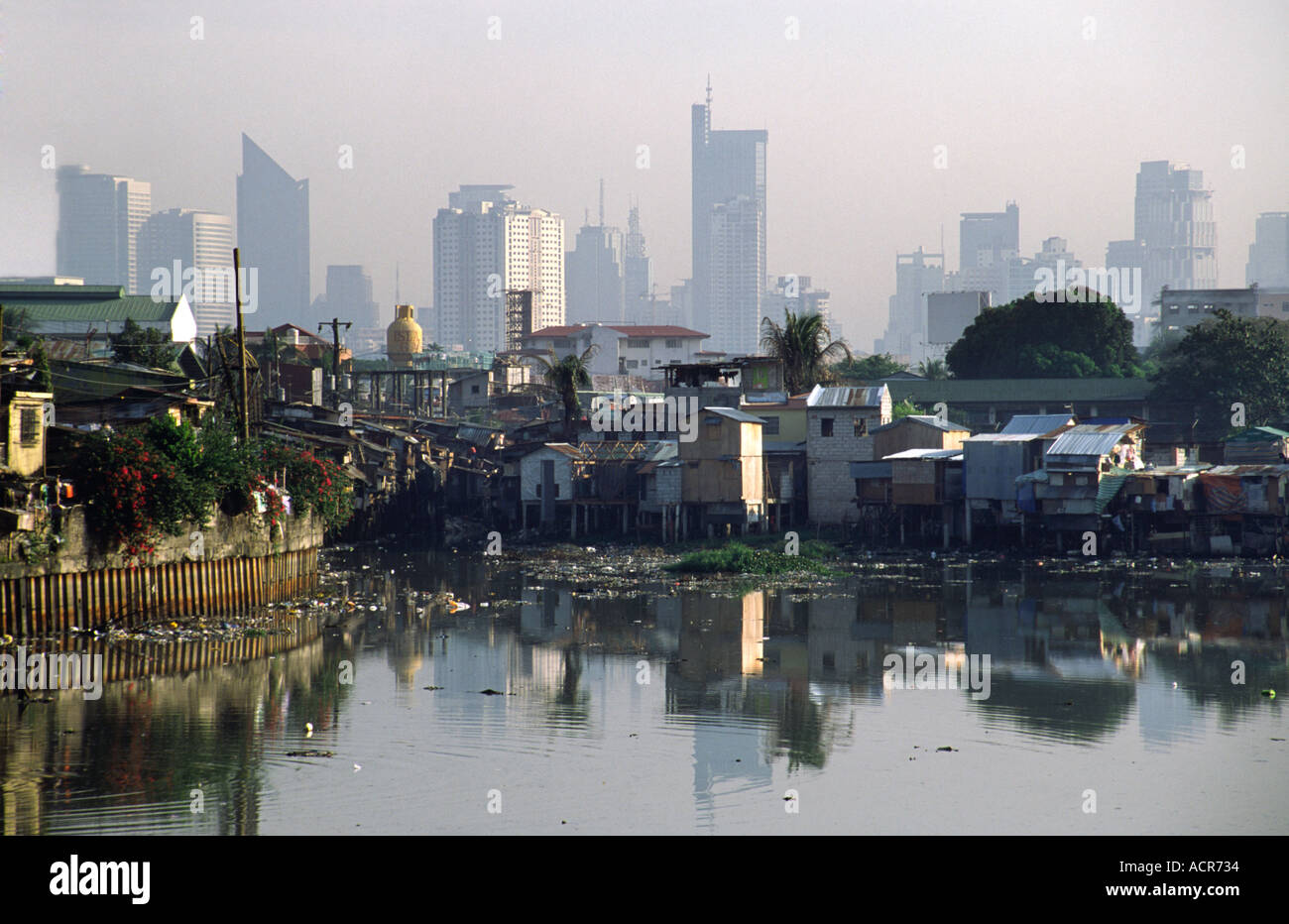 Squalor and high rise Manila Philippines v2 Stock Photo - Alamy
