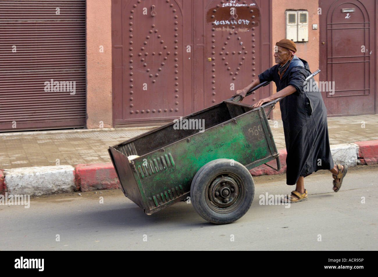Porter job hi-res stock photography and images - Alamy