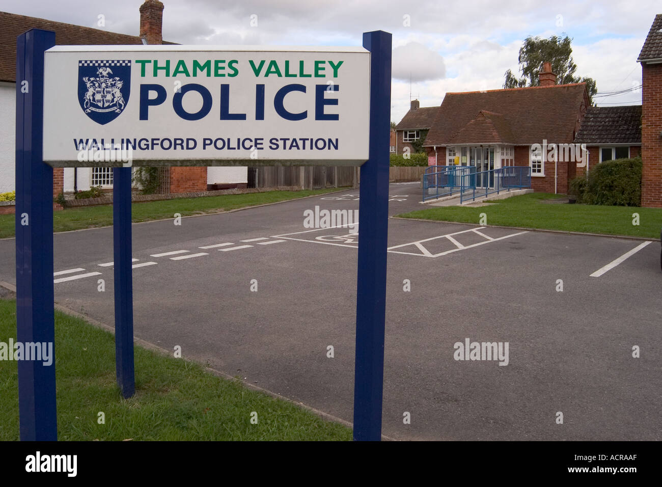 Thames valley police station hi-res stock photography and images - Alamy