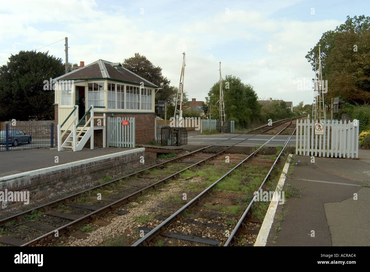Level crossing at Topsham rail station Stock Photo - Alamy
