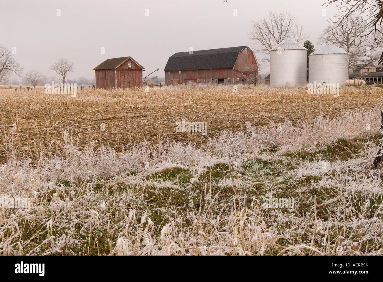 Michigan barn in the snow hi-res stock photography and images - Alamy