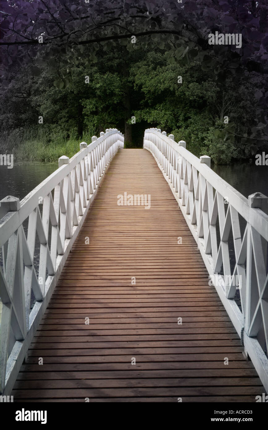 Old manor bridge hi-res stock photography and images - Alamy