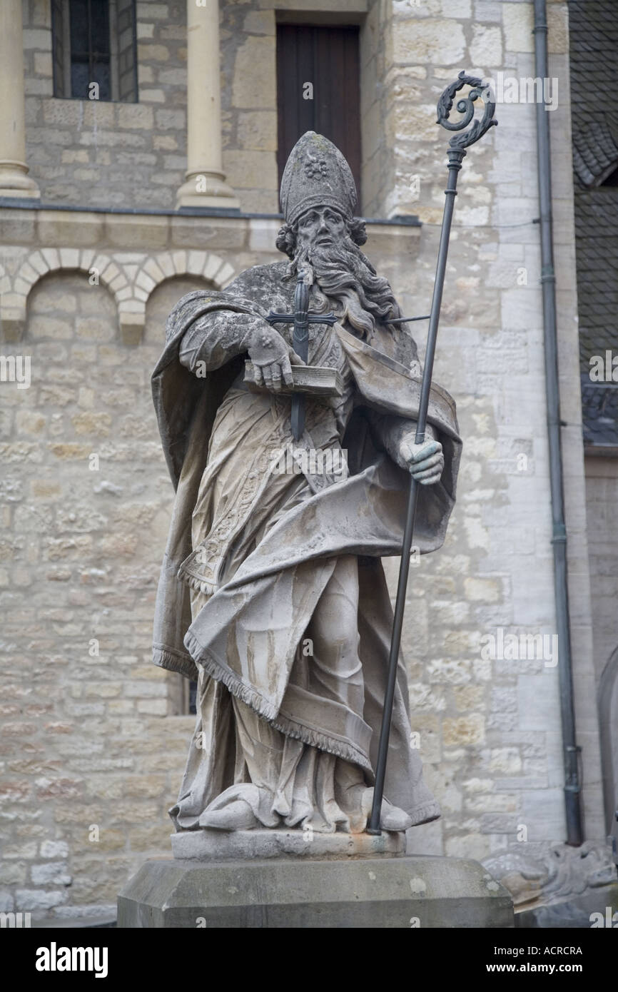 St Bonifatius Statue, Dom (Cathedral) Mainz, Germany Stock Photo - Alamy