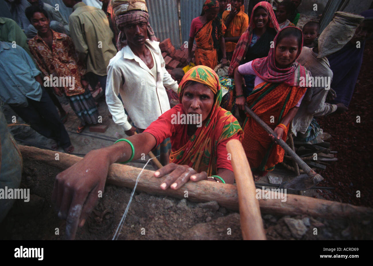 Bangladesh female labourer Stock Photo - Alamy
