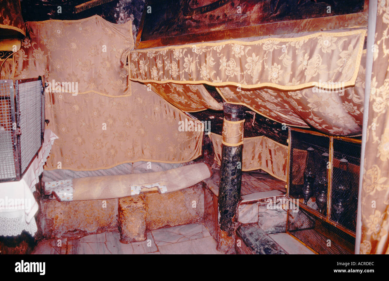 Jesus in the manger hi-res stock photography and images - Alamy