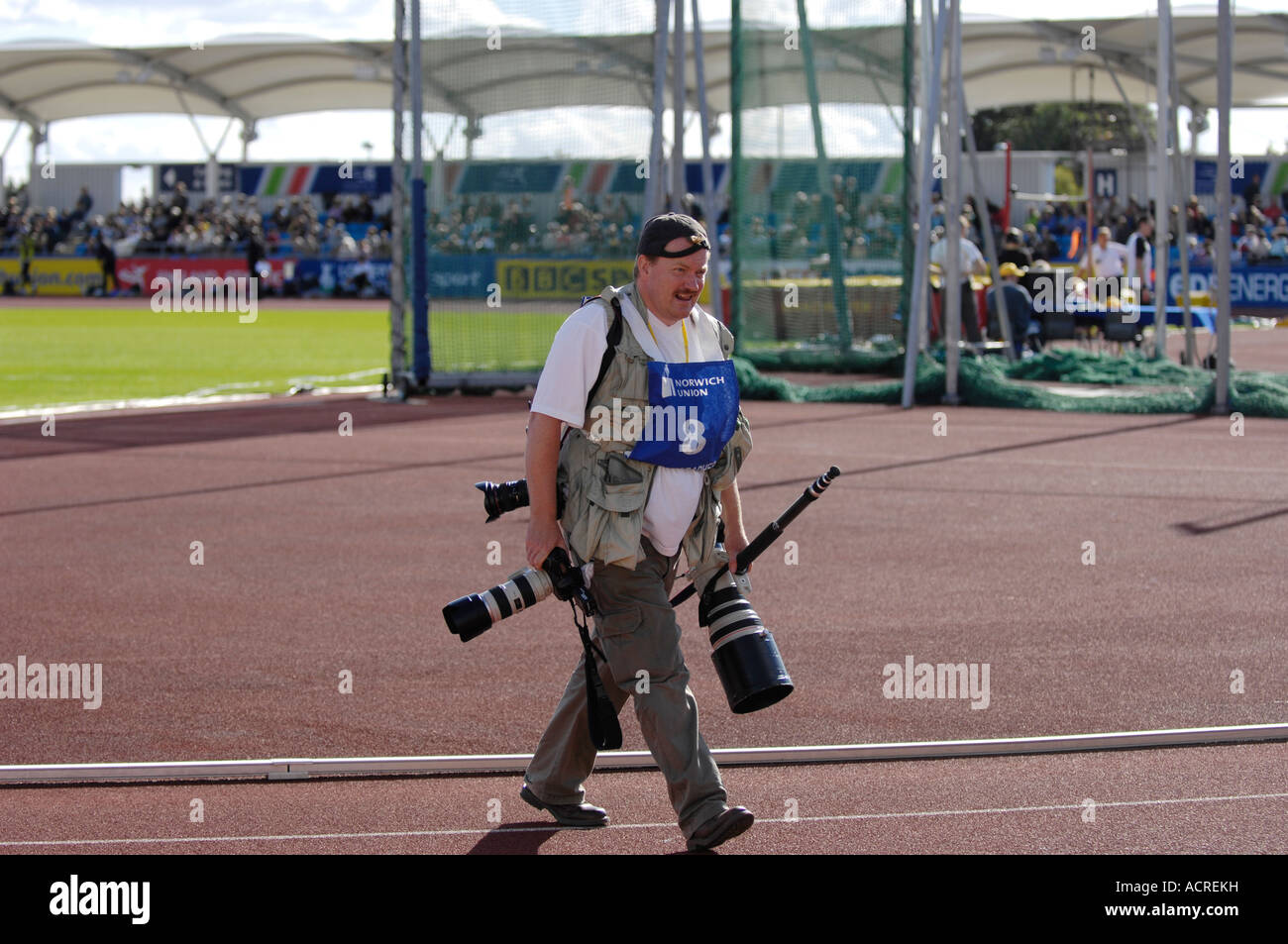 Photographer bib hi-res stock photography and images - Alamy