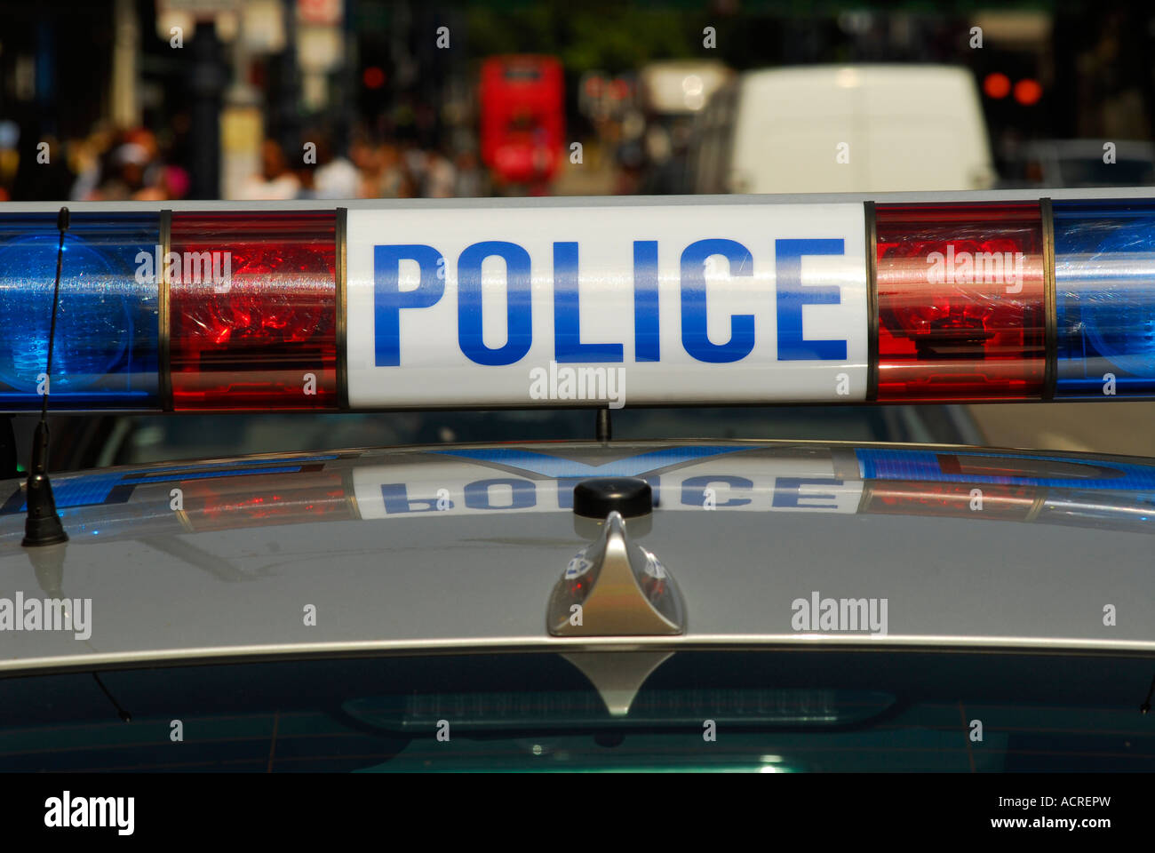 Met police logo hi-res stock photography and images - Alamy