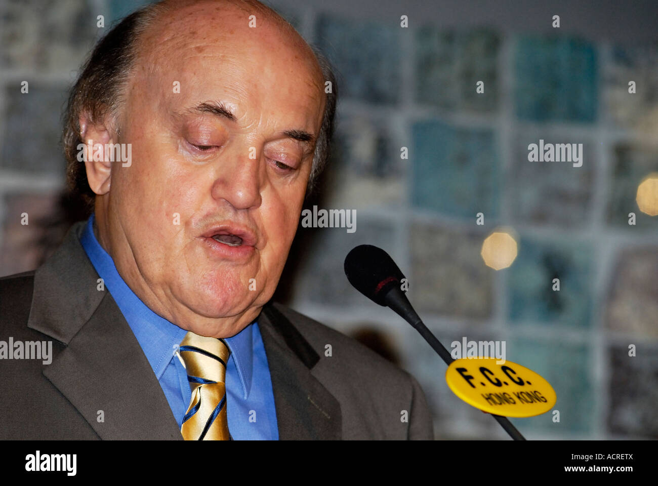 Hong Kong Febr 28 2007 Peter Arnett speaking at the Foreign ...