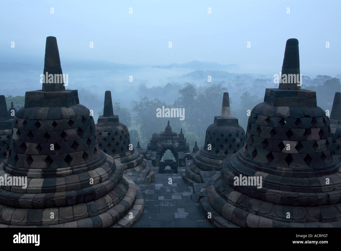 Borobodur java indonesia Stock Photo - Alamy