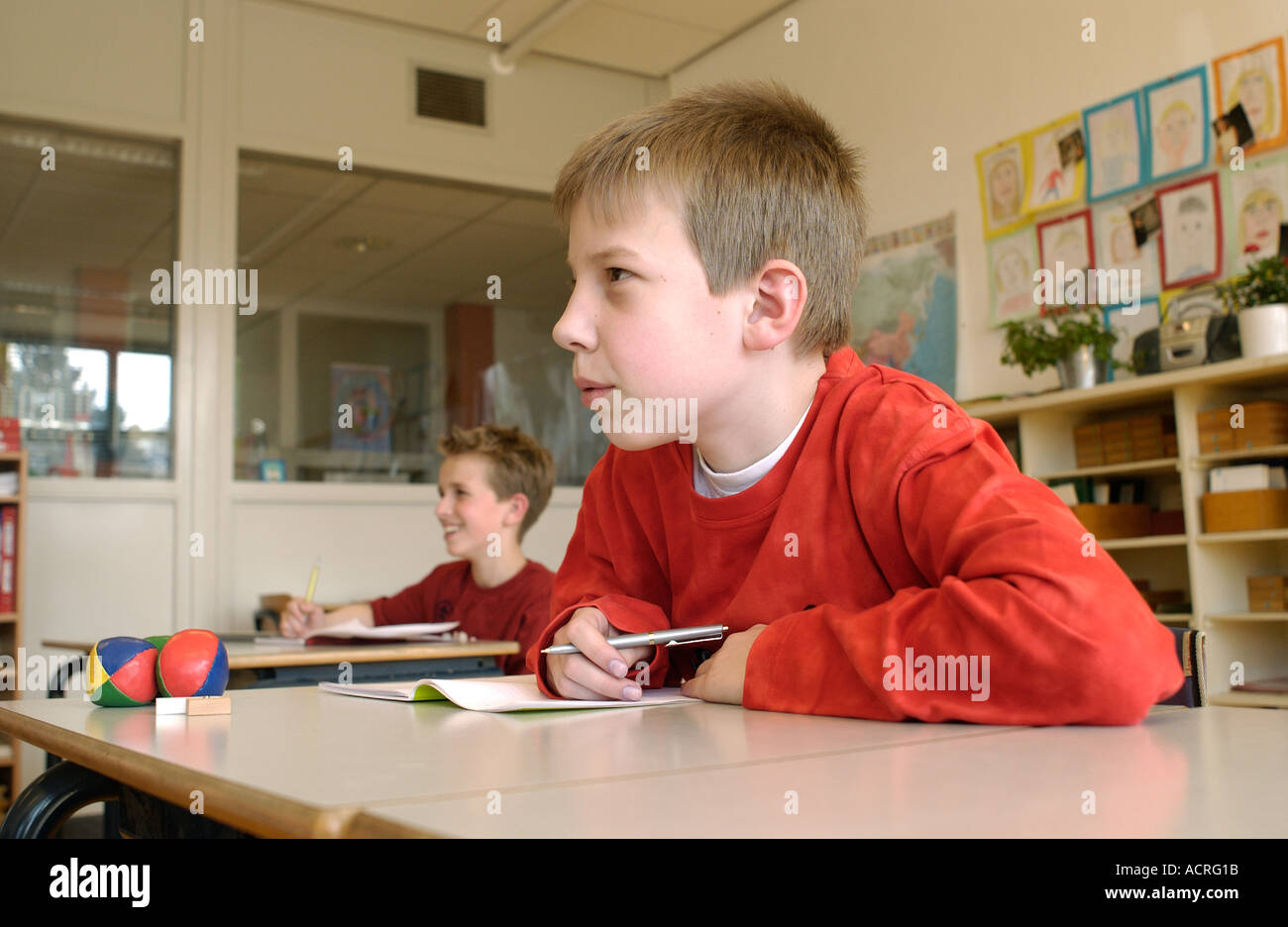 Students in classroom of elementary school Stock Photo - Alamy