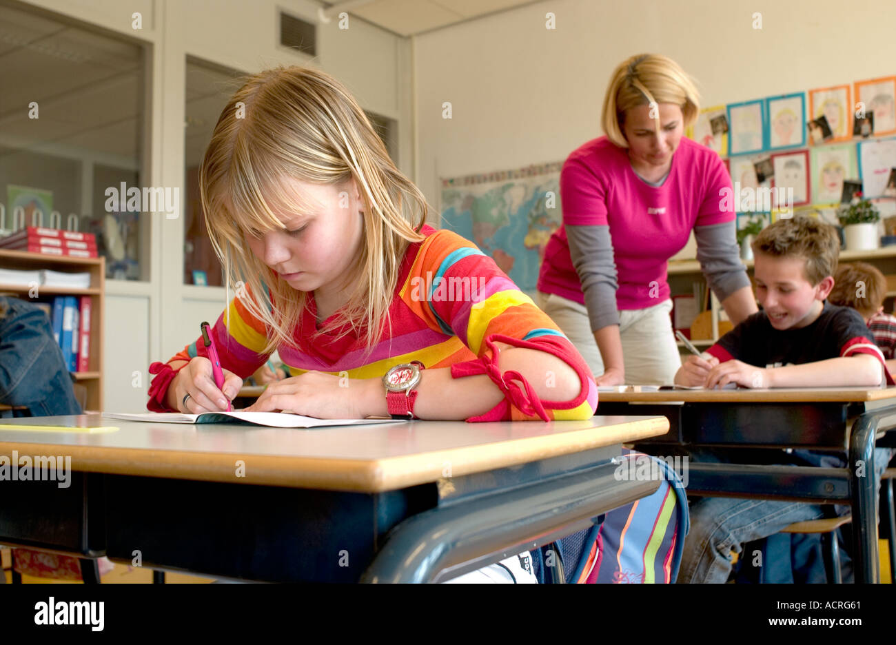 Classroom with teacher hi-res stock photography and images - Alamy
