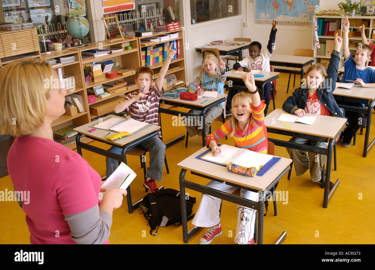 Students in classroom of primary school Stock Photo - Alamy