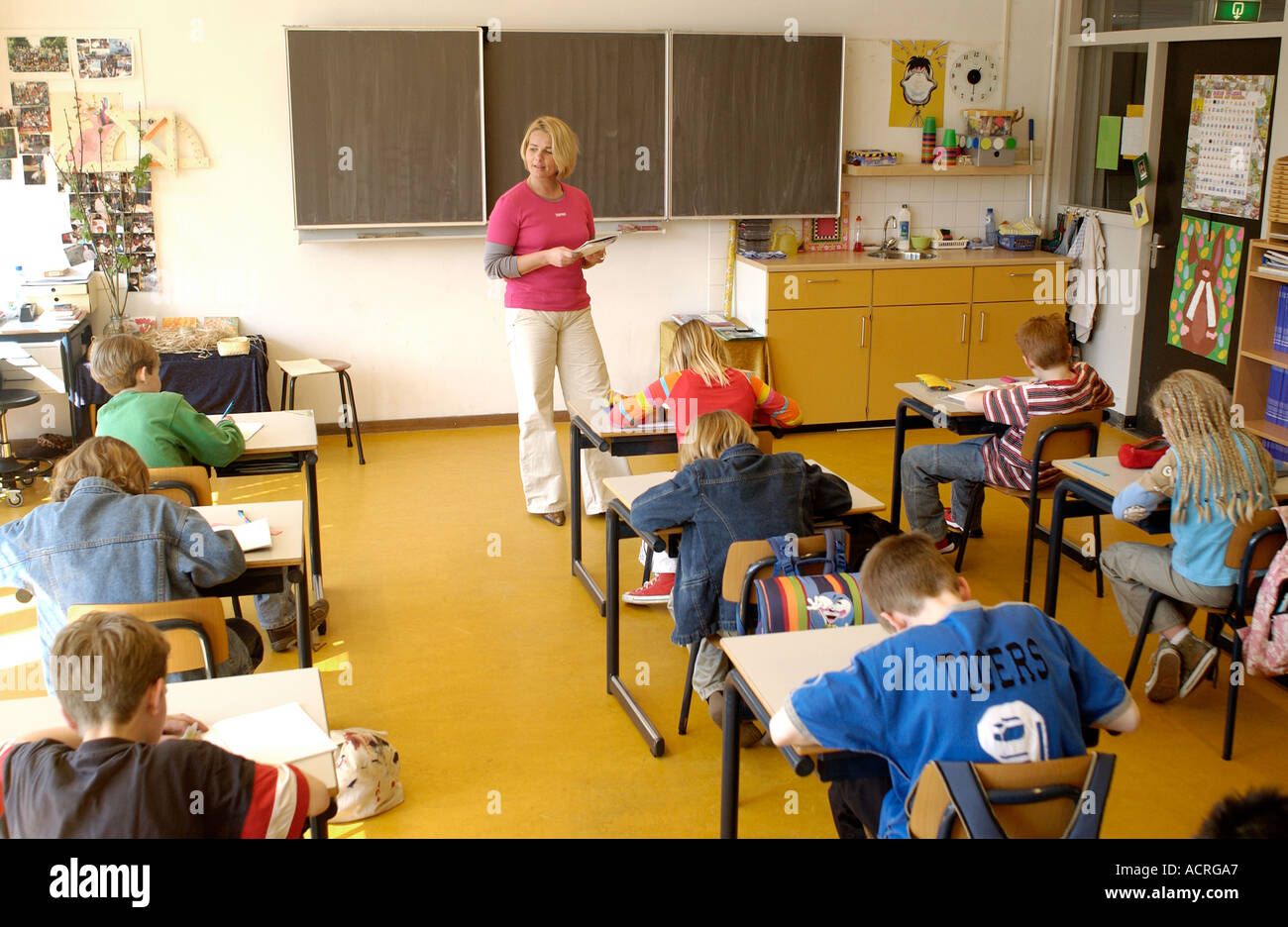 Students in classroom of primary school Stock Photo - Alamy