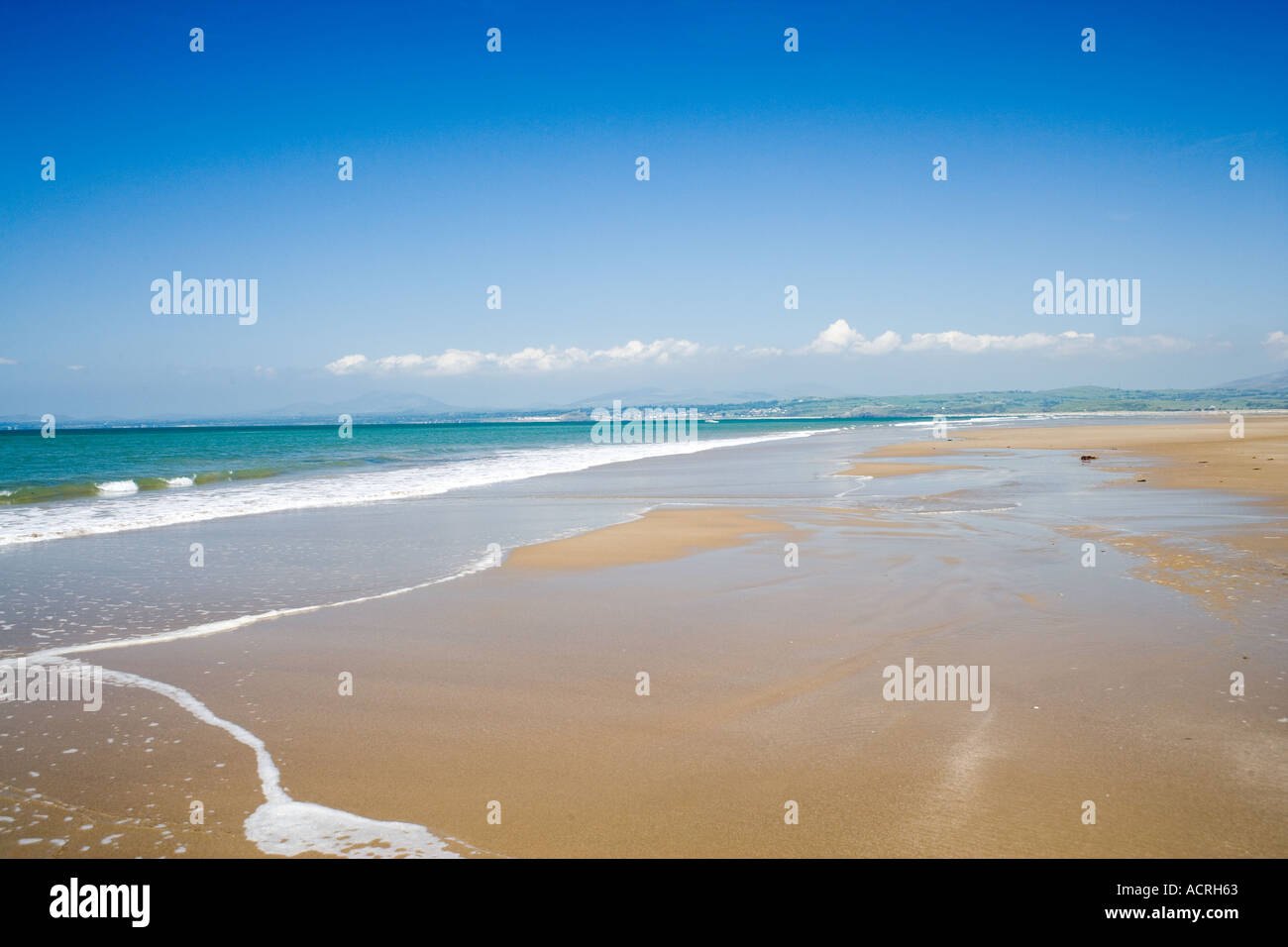 Harlech beach on a summer's day North Wales Stock Photo - Alamy