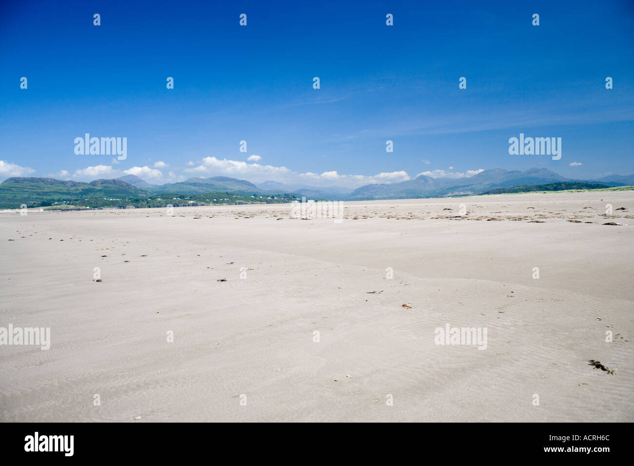 Harlech beach North Wales Stock Photo - Alamy