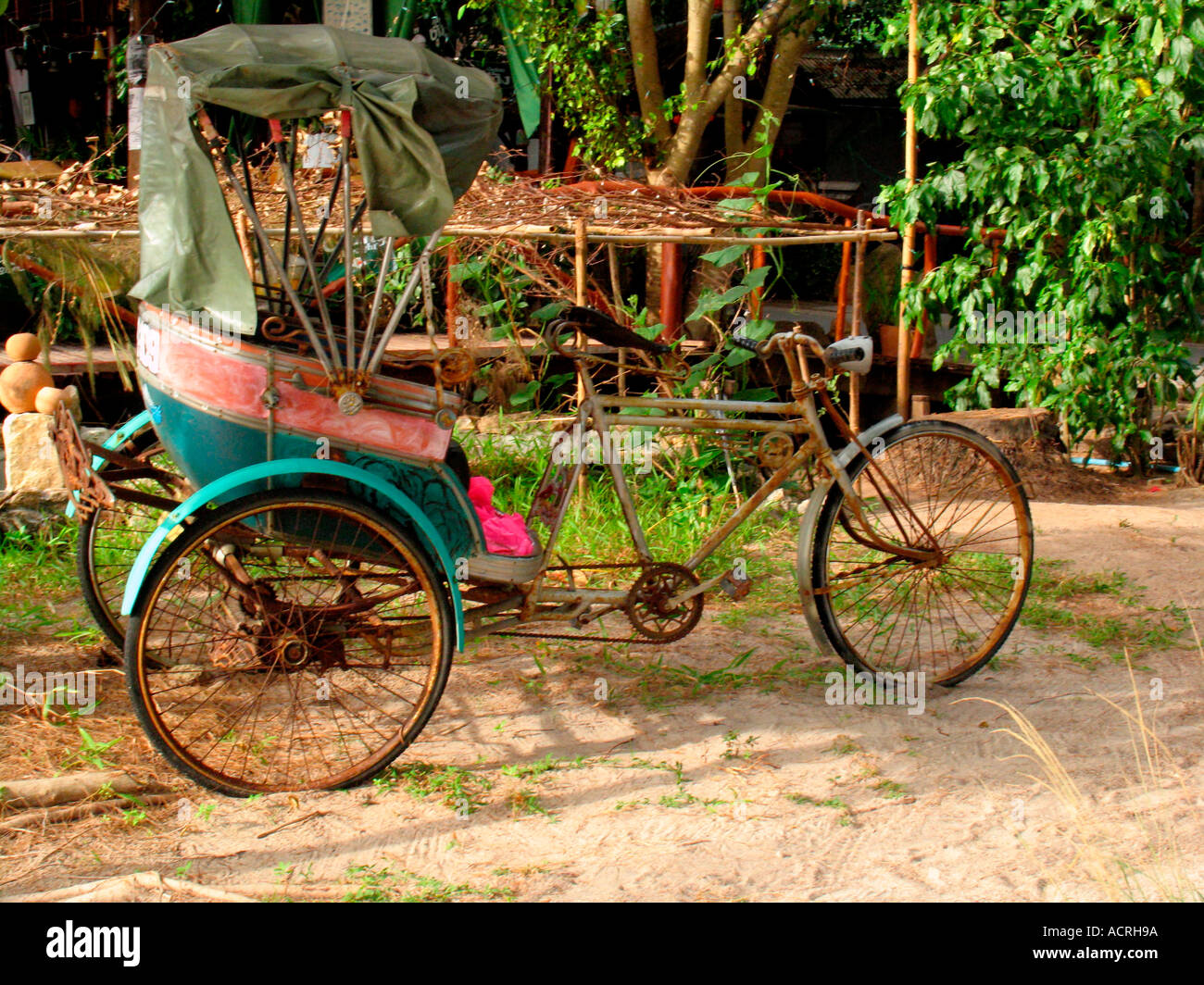 Old style rickshaw hi-res stock photography and images - Alamy