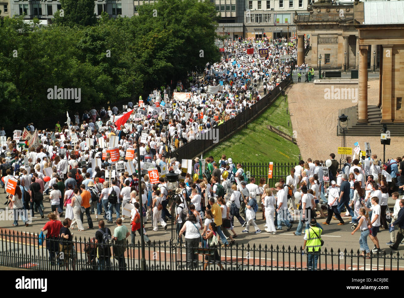 Crowd protest placard walking holding hi-res stock photography and ...