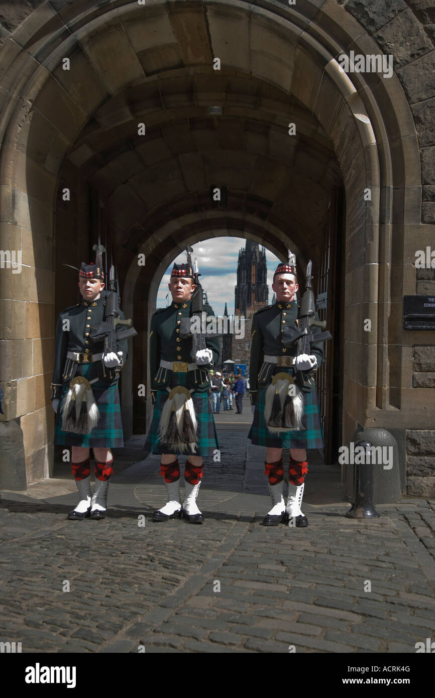 The guards at Edinburgh castle, Edinburgh, Scotland Stock Photo - Alamy