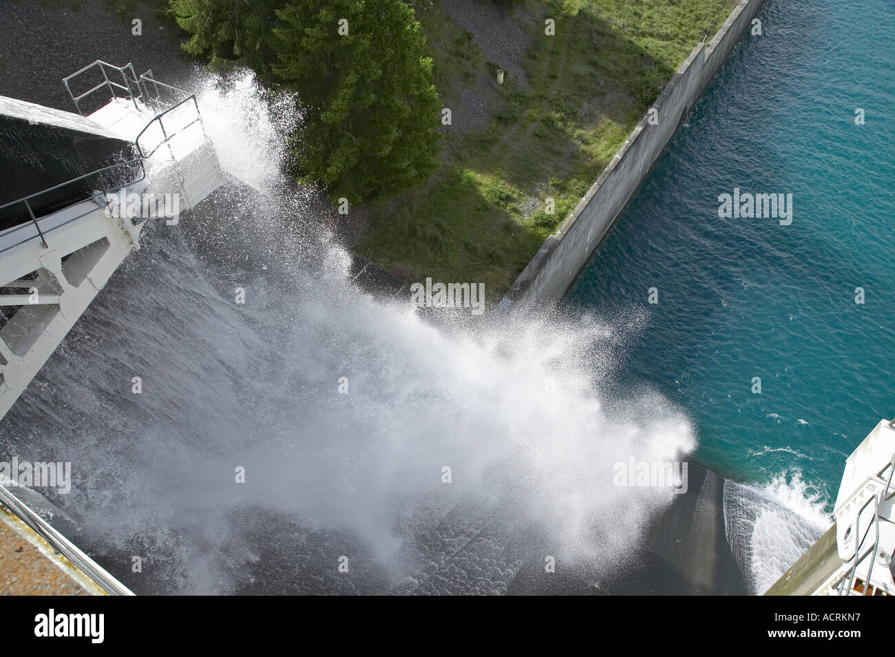 Wind over water hi-res stock photography and images - Alamy