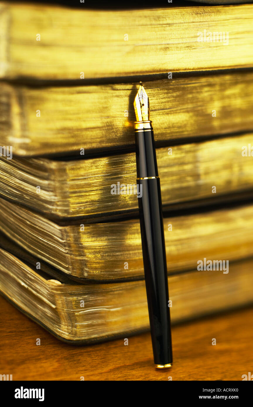 Books fountain hi-res stock photography and images - Alamy