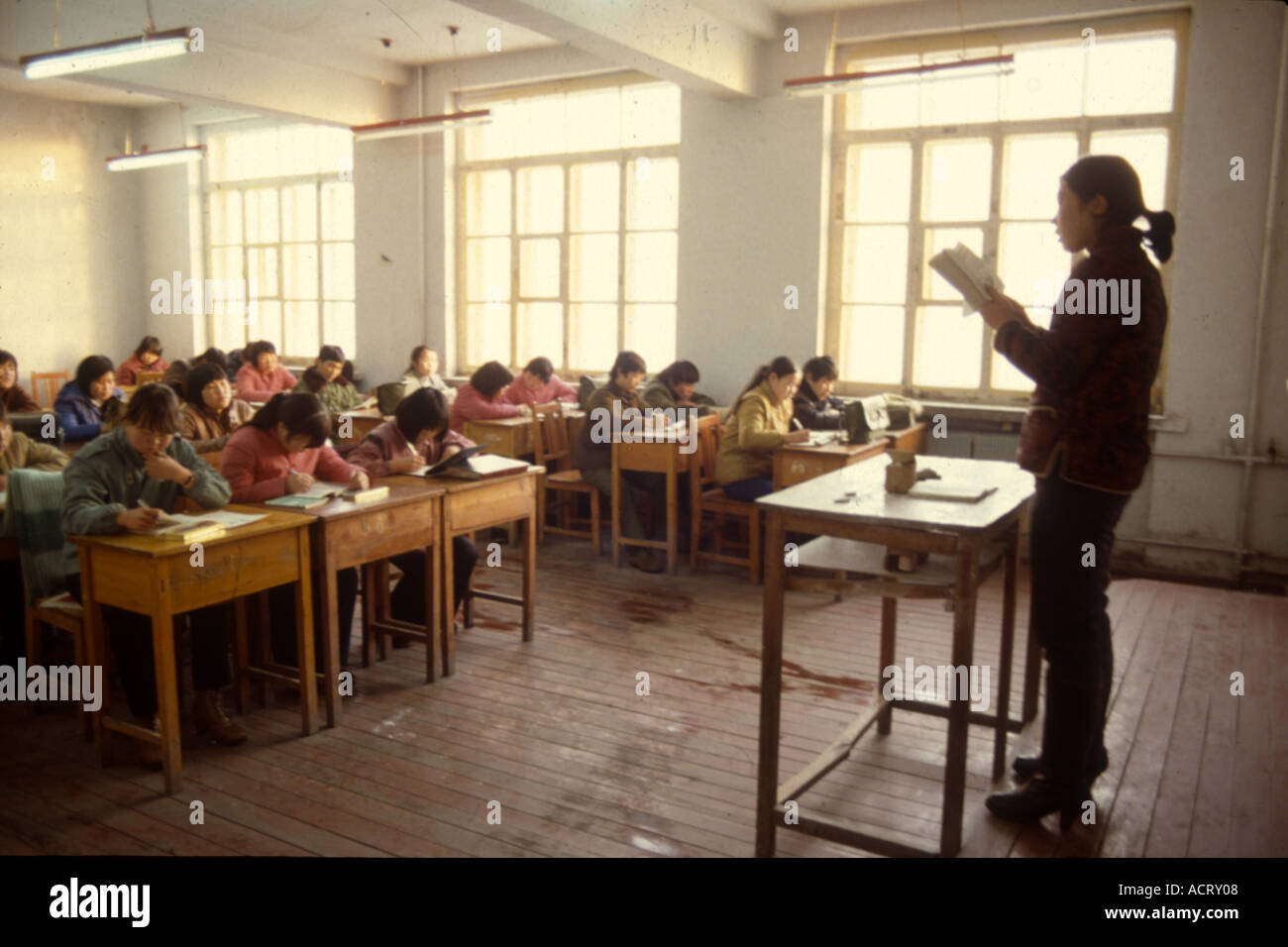 China classroom young children hi-res stock photography and images - Alamy