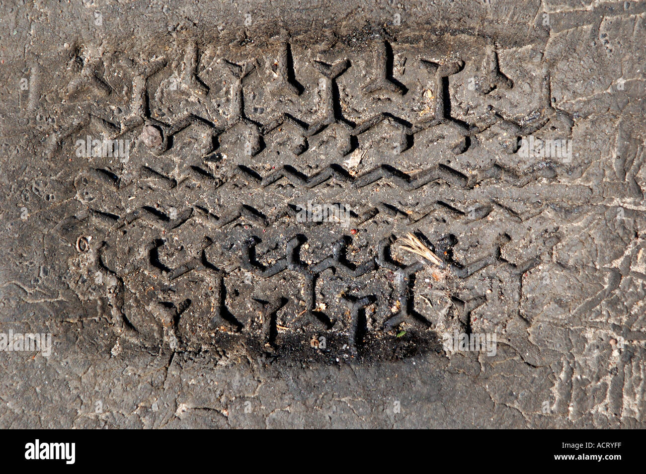 Tyreprint in the asphalt Stock Photo - Alamy
