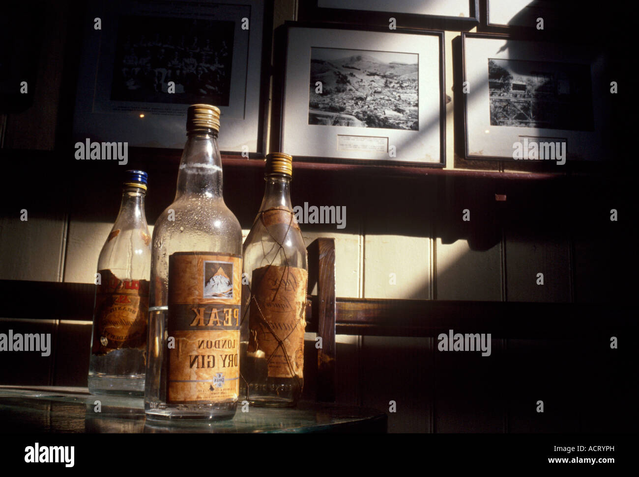 Empty bottles hi-res stock photography and images - Alamy