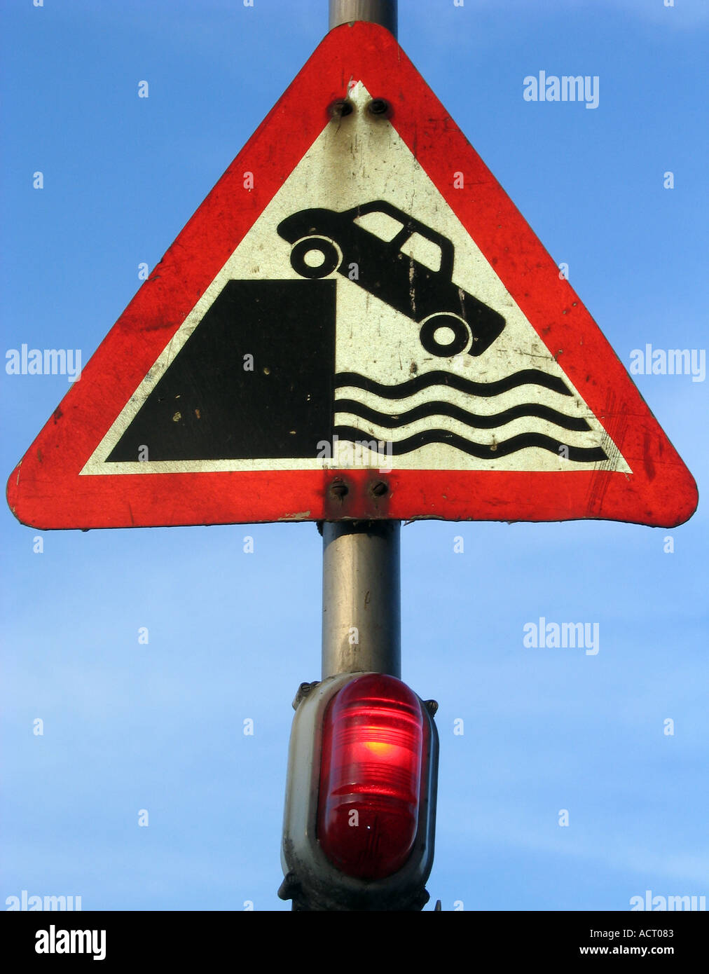 Sign with car falling into water hi-res stock photography and images ...