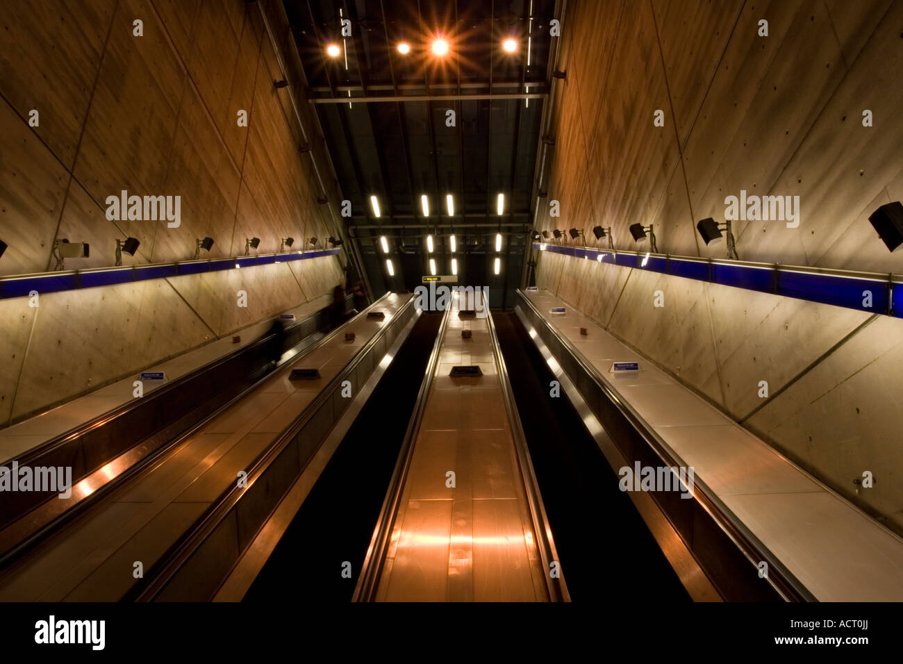 Tube jubilee line extension hi-res stock photography and images - Alamy