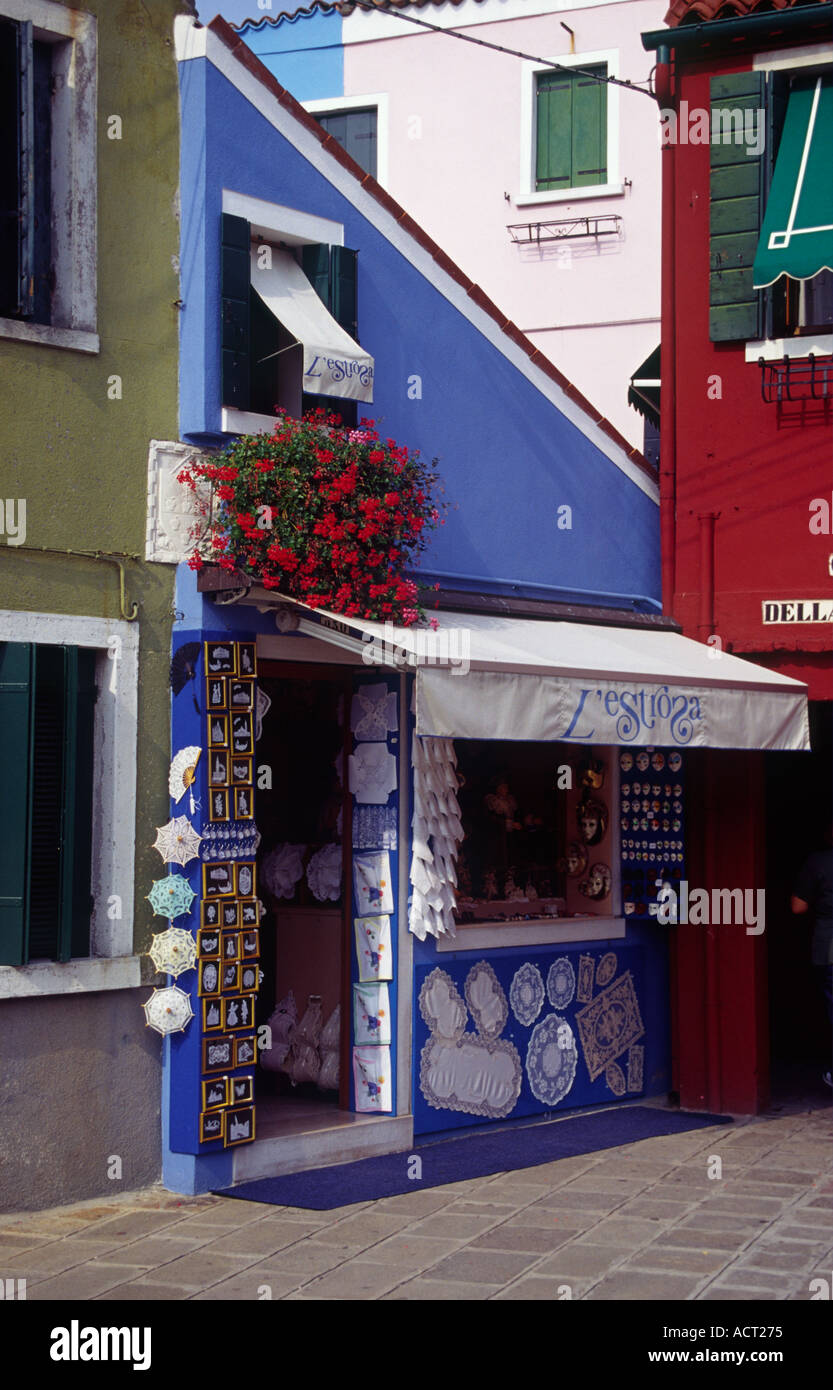 Lace shops italy hi-res stock photography and images - Alamy