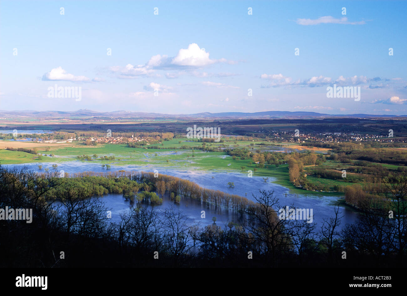 Border with slovakia hi-res stock photography and images - Alamy