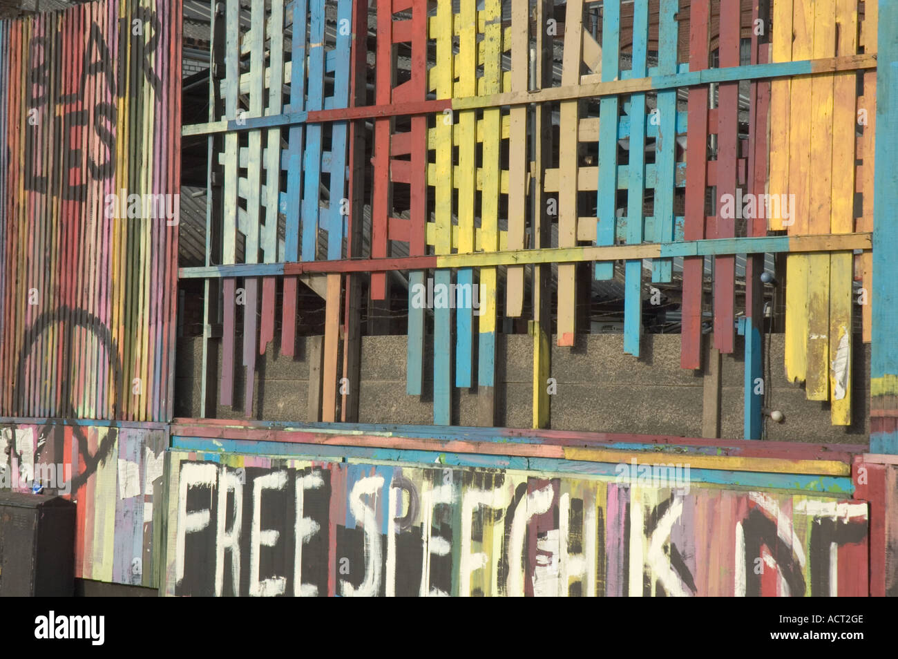 Wooden broken planks hi-res stock photography and images - Alamy