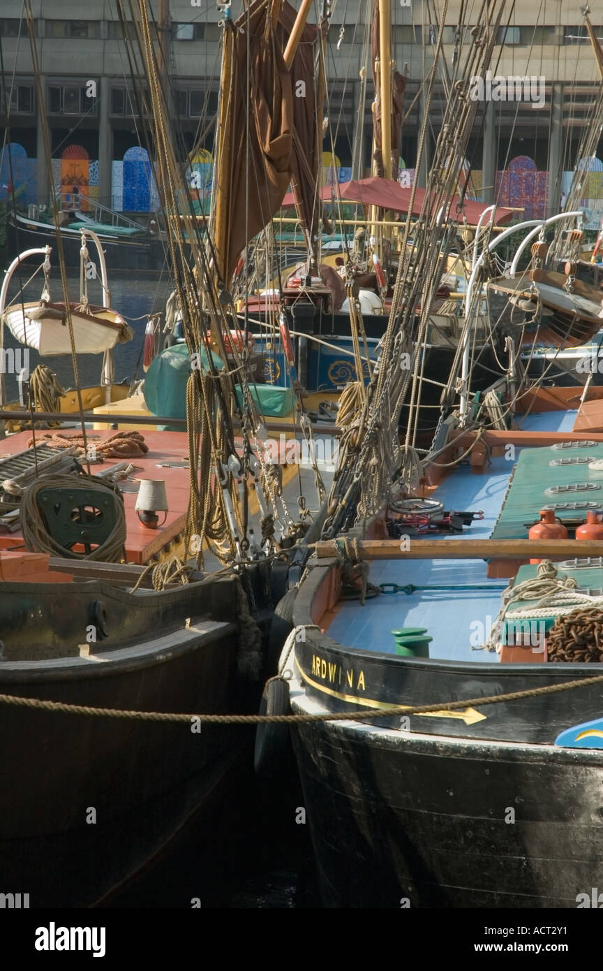 Historic docks london hi-res stock photography and images - Alamy